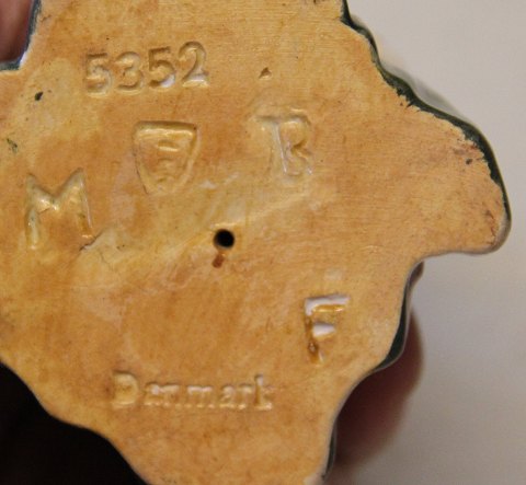 Klosterkælderen - Michael Andersen 5352 Miniature i nationaldragt ...