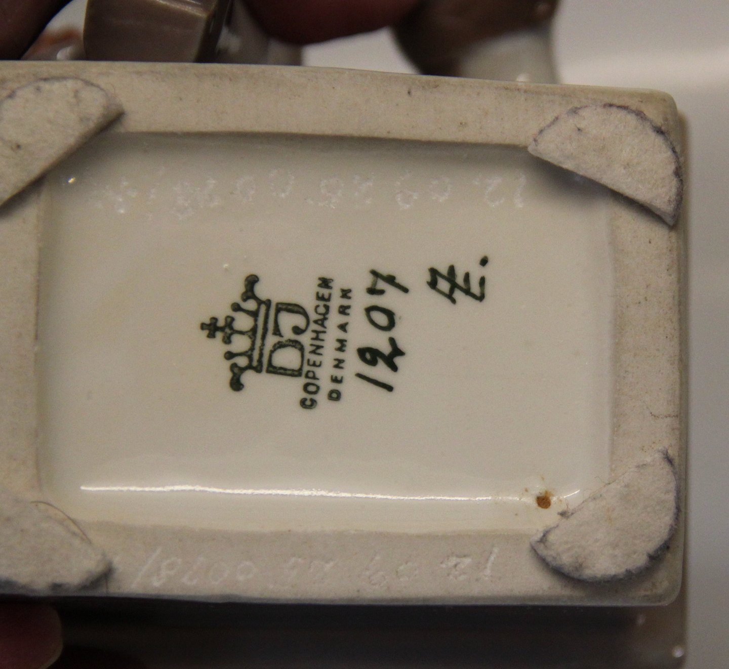 Klosterkælderen - Else Dahl Jensen 1207 Pige med bær (DJ) 19 cm - Else ...