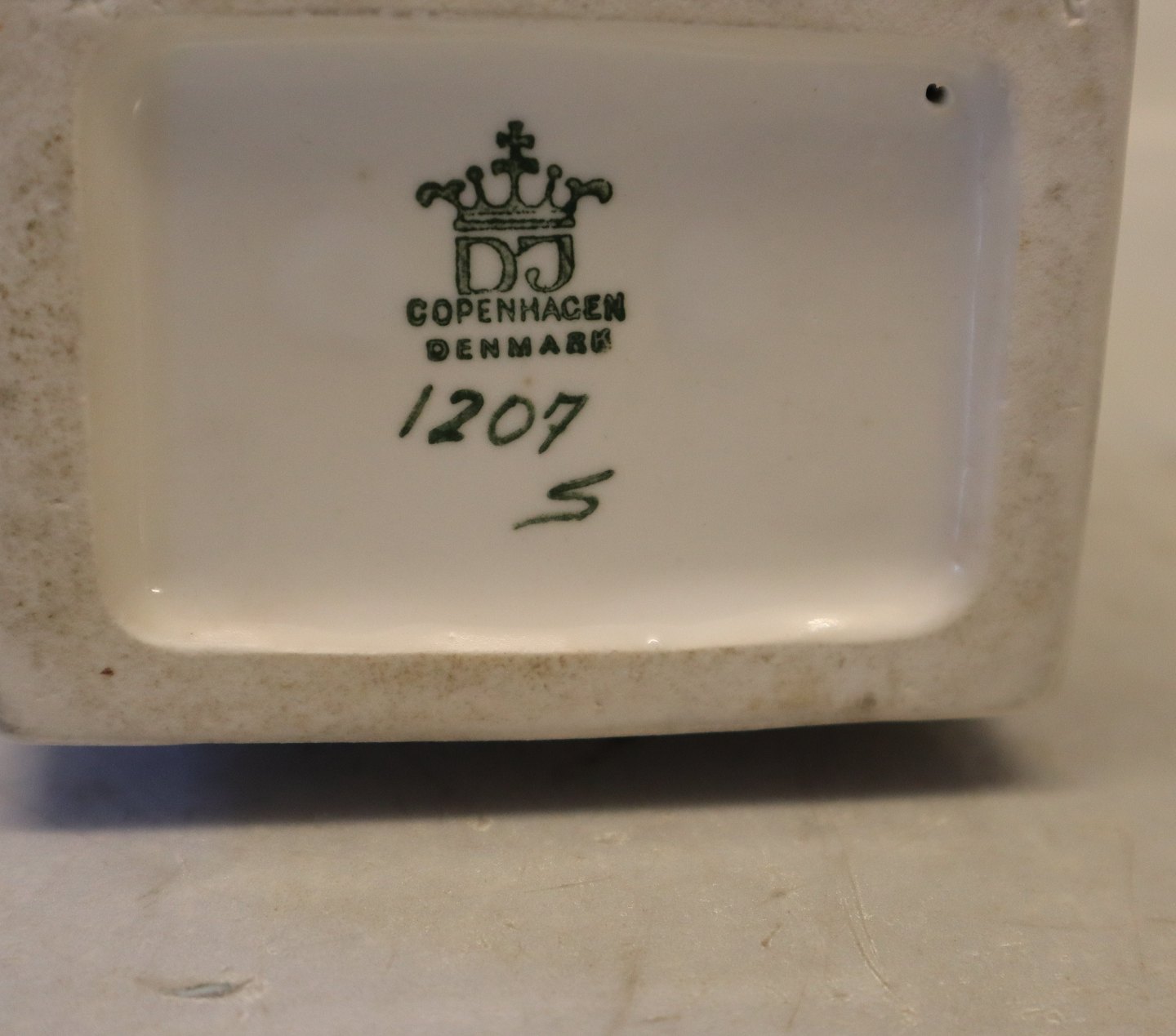 Klosterkælderen - Else Dahl Jensen 1207 Pige med bær (DJ) 19 cm - Else ...