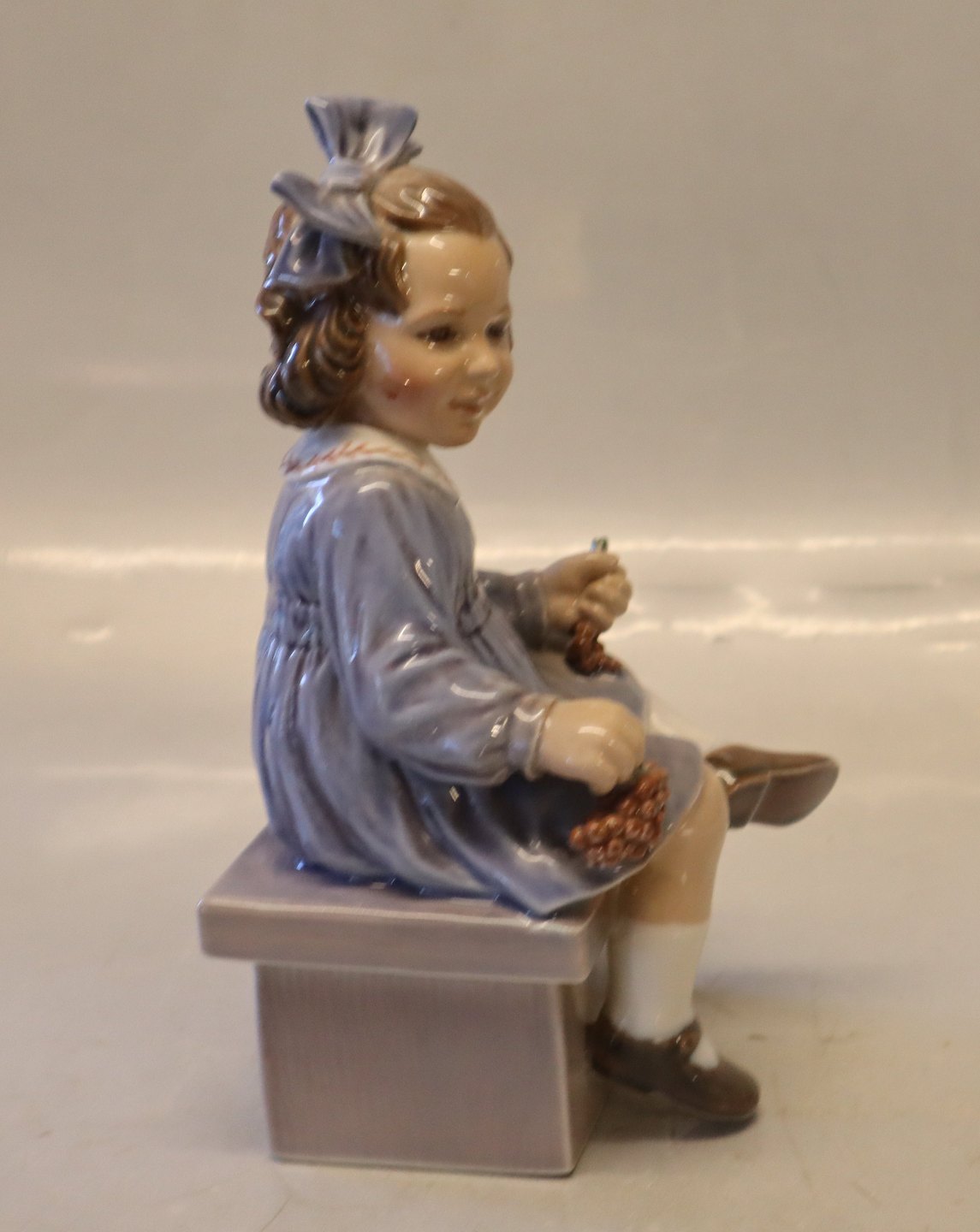 Klosterkælderen - Else Dahl Jensen 1207 Pige med bær (DJ) 19 cm - Else ...