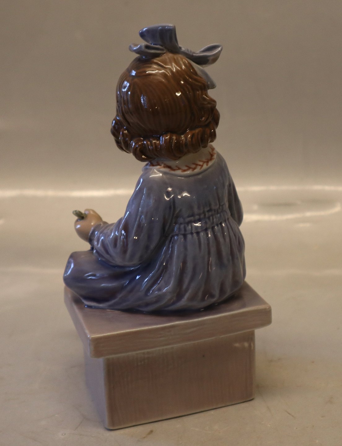 Klosterkælderen - Else Dahl Jensen 1207 Pige med bær (DJ) 19 cm - Else ...